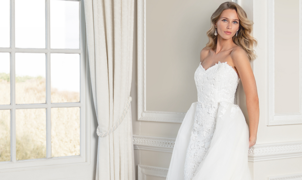 glamour | Caroline Castigliano